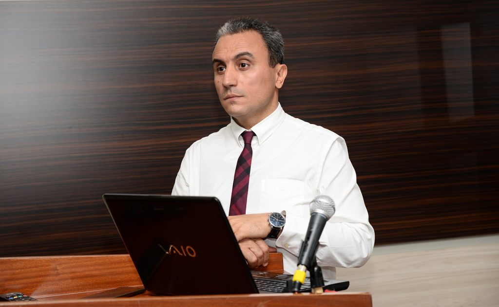 Ailə Həkimi-Mərkəzi Klinikanın Baş həkimi, Ürək-damar cərrahı Prof. Dr. Kamran Musayev